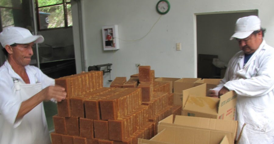 Venezolanos deben trabajar una semana para comprar una panela de ...