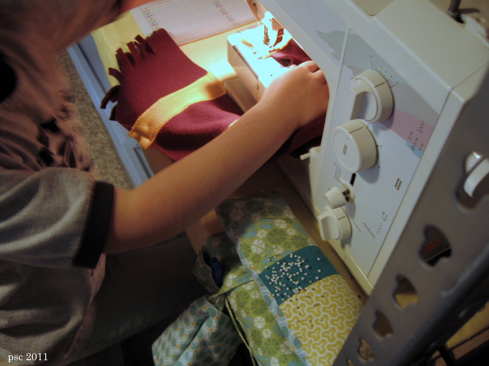 Pickup Some Creativity: Gryffindor Fleece Scarves + Tutorial