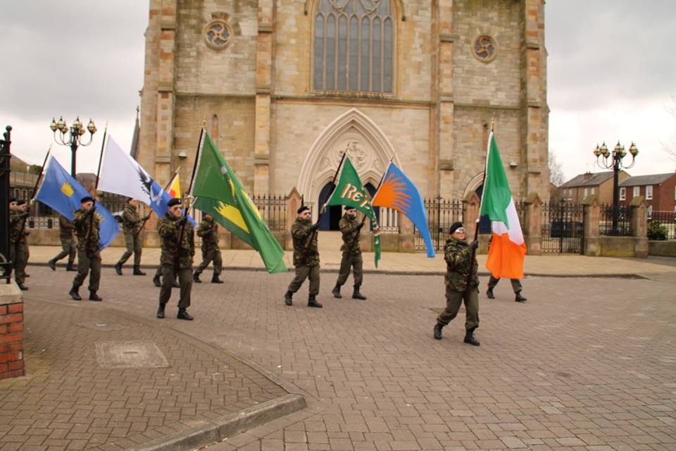 El norte de Irlanda: Conmemoración de Pascua de Saoradh en Belfast