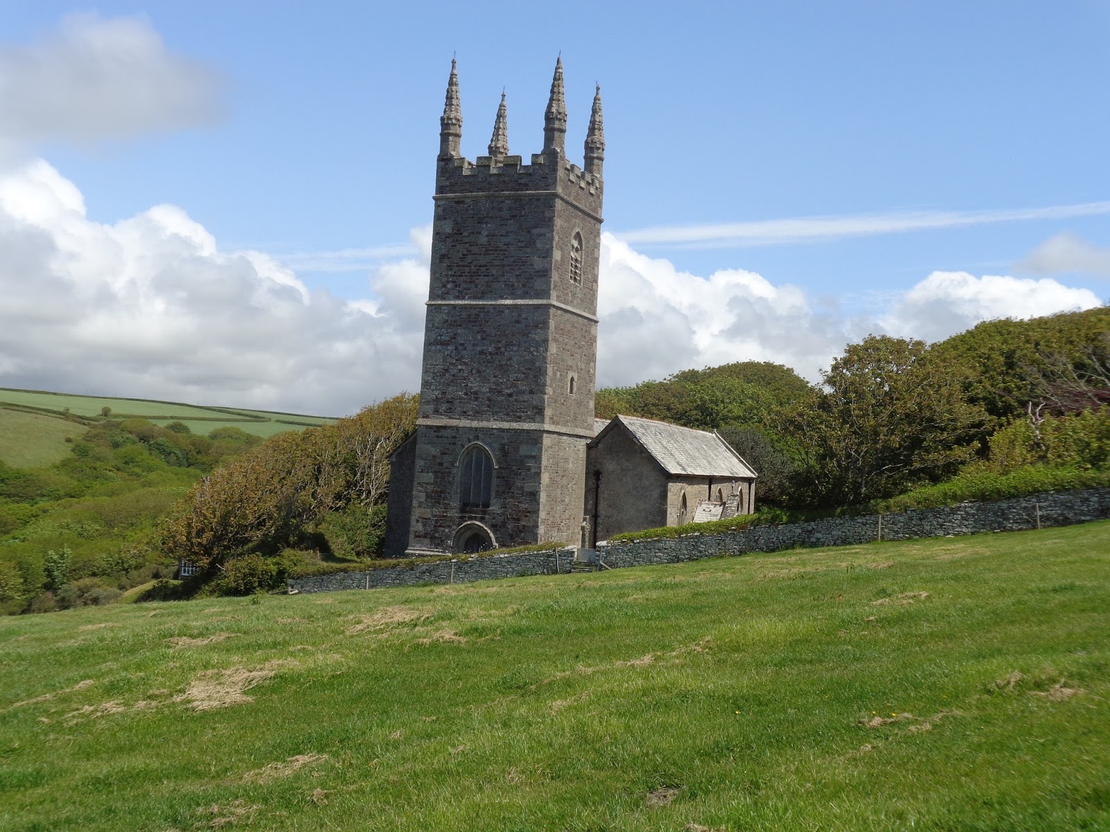 Walking the English coast - the easy way!: Walk 168 Bude to Morwenstow ...