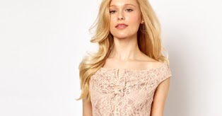 gluecks-girl: Lydia Bright – Ballkleid aus Spitze beige