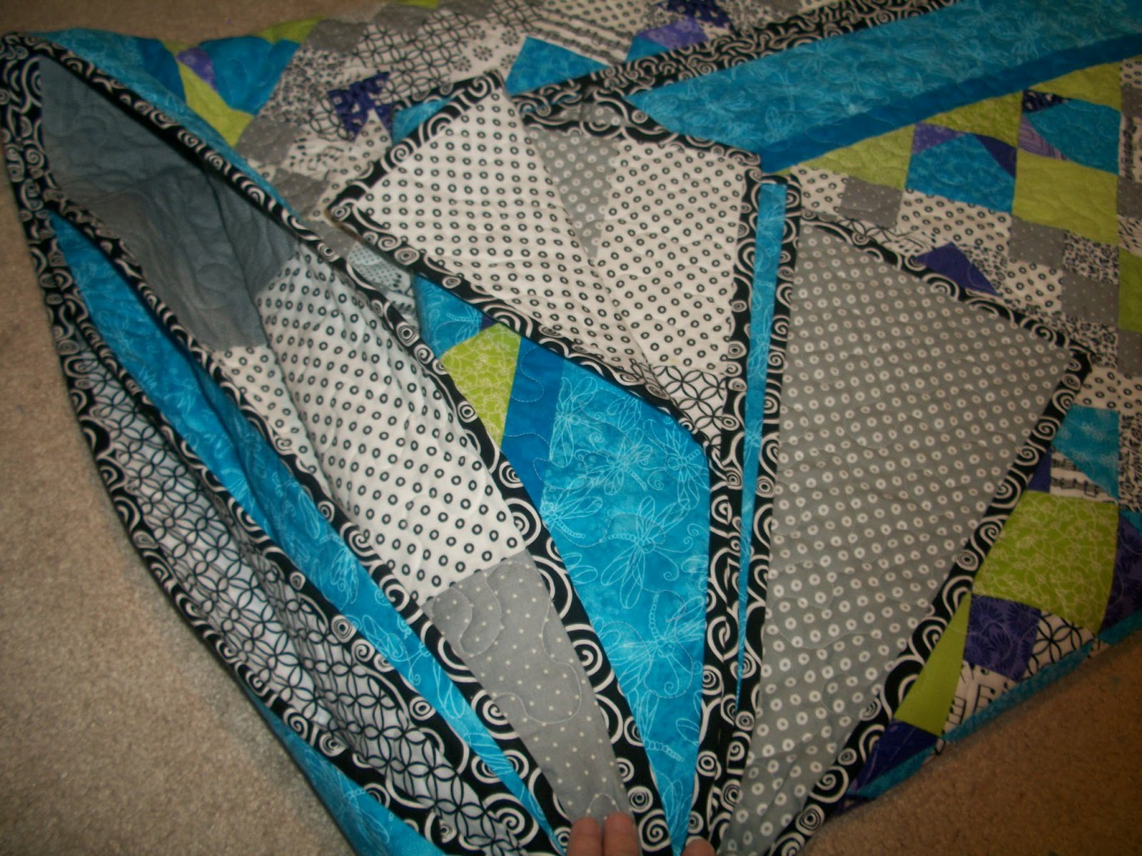 Sew Cook and Travel: Easy Street Quilt Finished