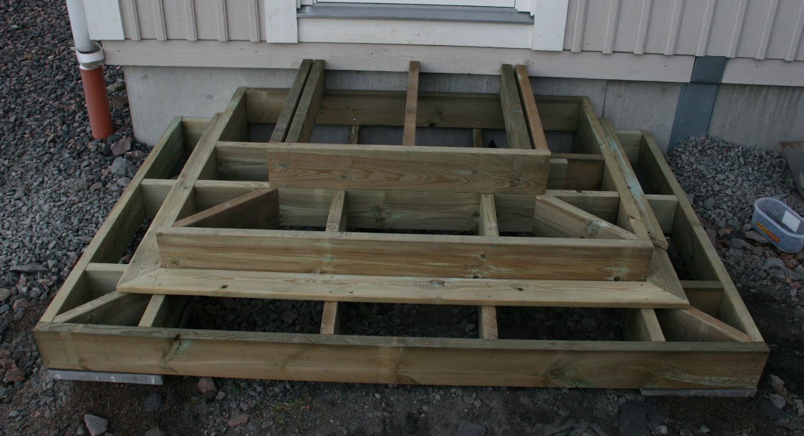 Vägen till vårt hus: Trappan klar!