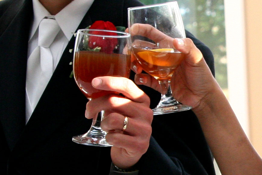 :: Jangan asal ikut-ikutan Toast (bersulang) kalau belum tahu sejarahnya