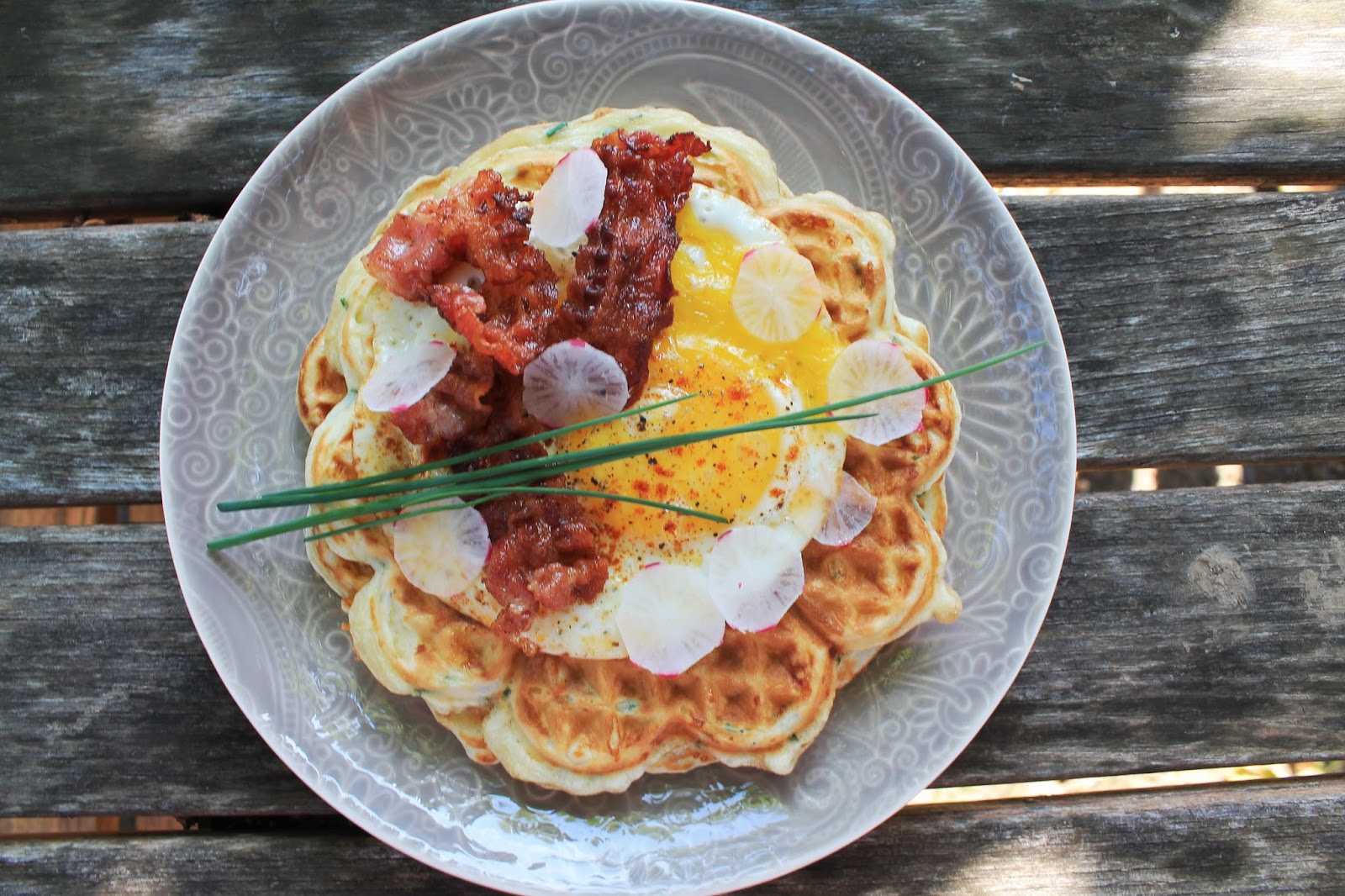 Svenja's Koch- und Backblog: Frühstückswaffeln mit Bacon und Spiegelei
