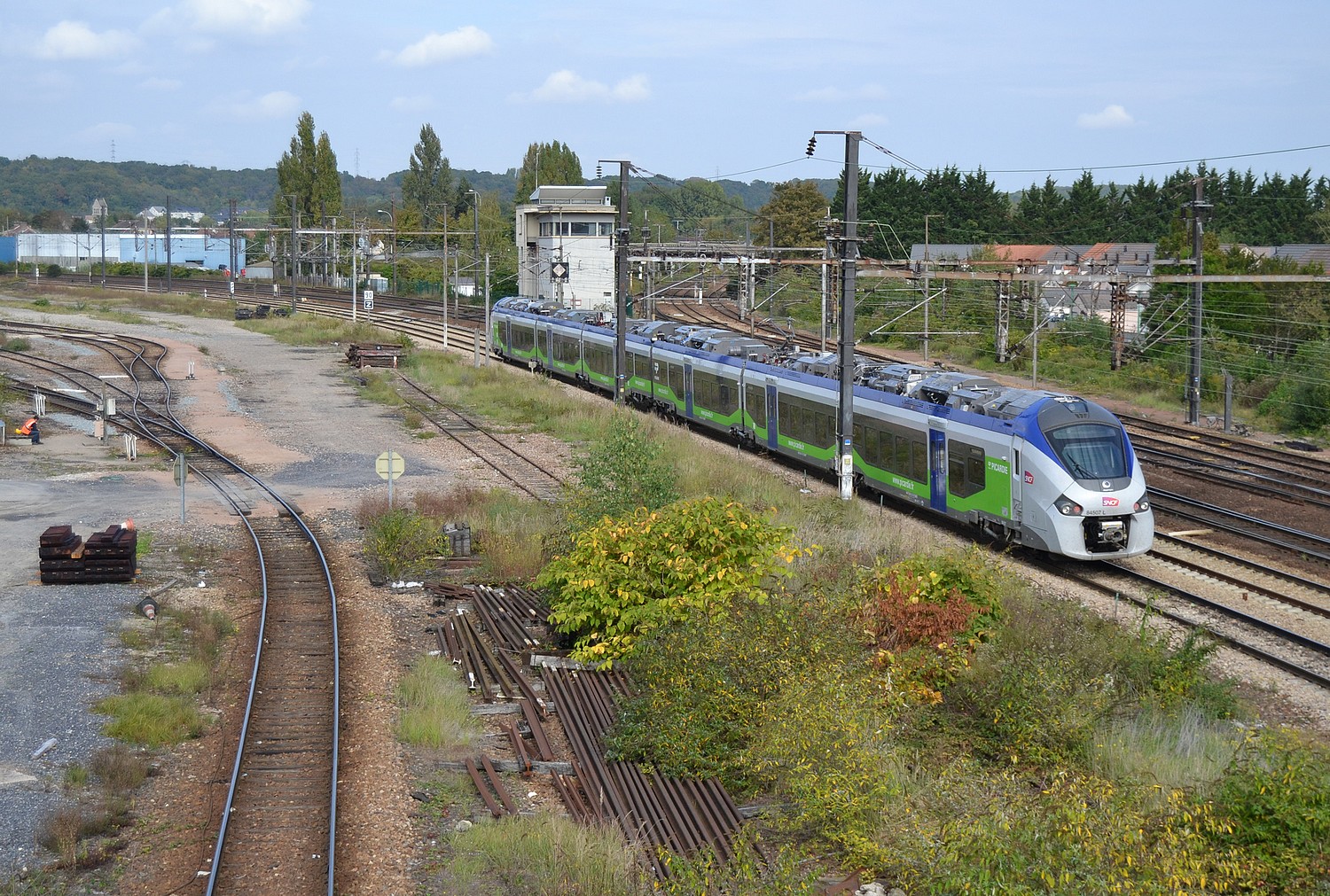 LA PASSION DU TRAIN: A Creil avec Tarek , trafic diversifié