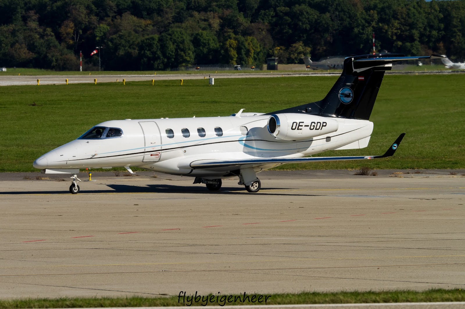 FLUGZEUGE Privatjets etc: OE-GDP Embraer EMB-505 Phenom 300 E55P >SPG