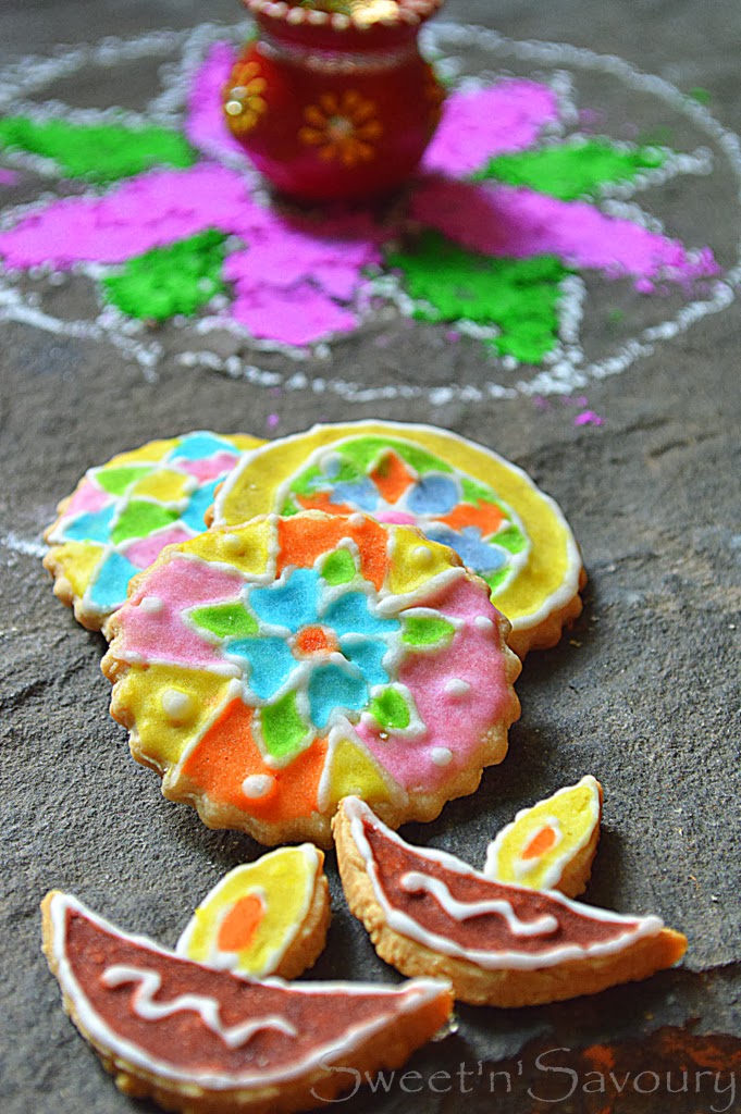 Sweet 'n' Savoury: Rangoli Shortbread Cookies
