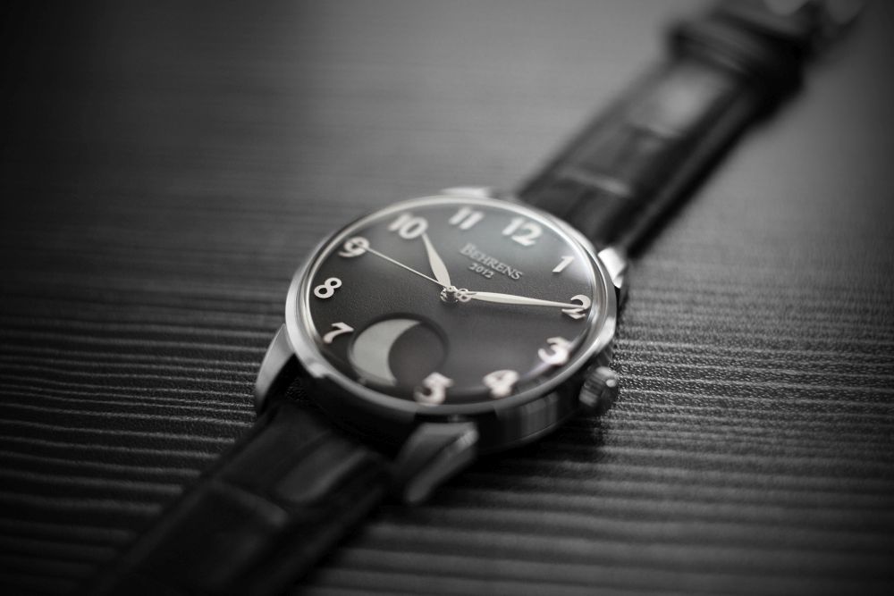 月が美しい機械式ムーンフェイズ腕時計、BEHRENS ORIGINALの「MOON PHASE」