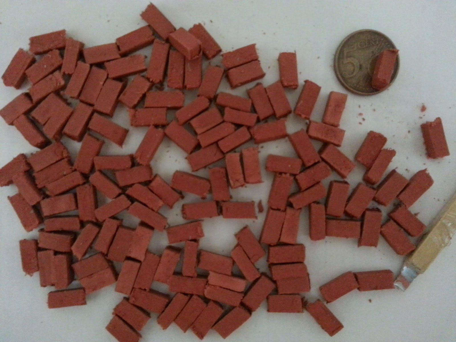 Bifamiliare in scala 1:25: 12: Cortina con mattoncini realizzati con il DAS