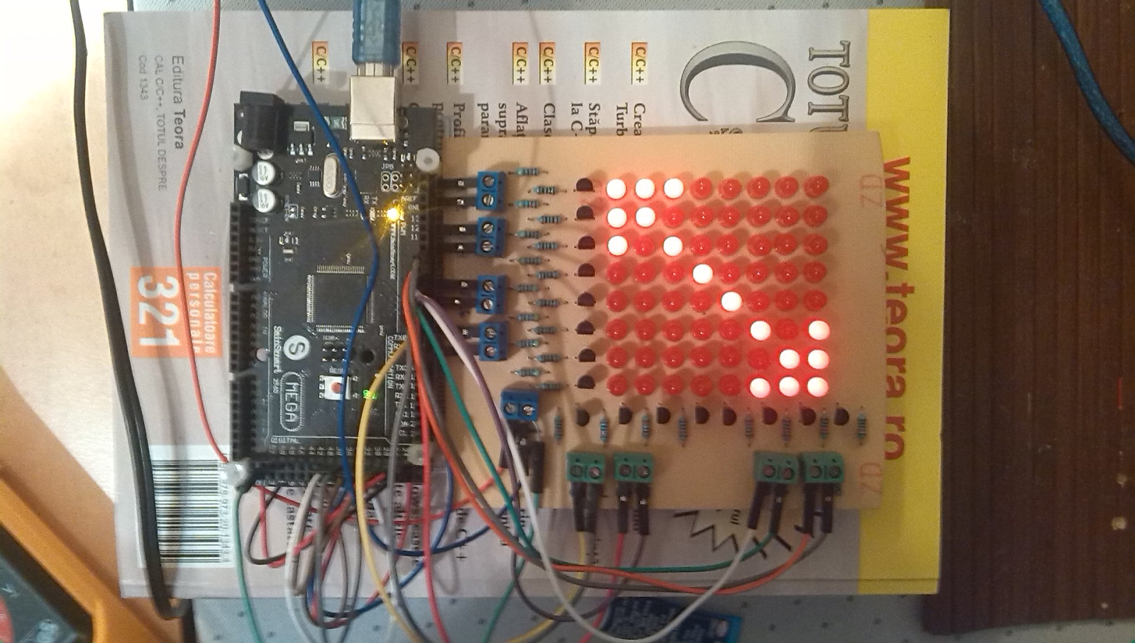 MATRICE LEDURI CU ARDUINO SI PROCESSING - HighByte