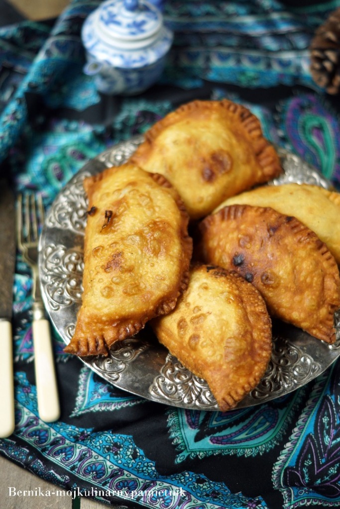 Czebureki - tatarskie pierogi | Bernika - mój kulinarny pamiętnik