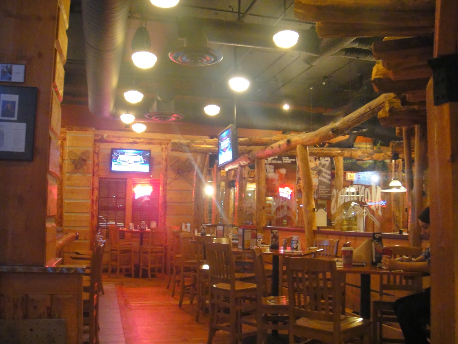 Montana's Cookhouse : Coquitlam location |MISSVANCOUVERPIGGY