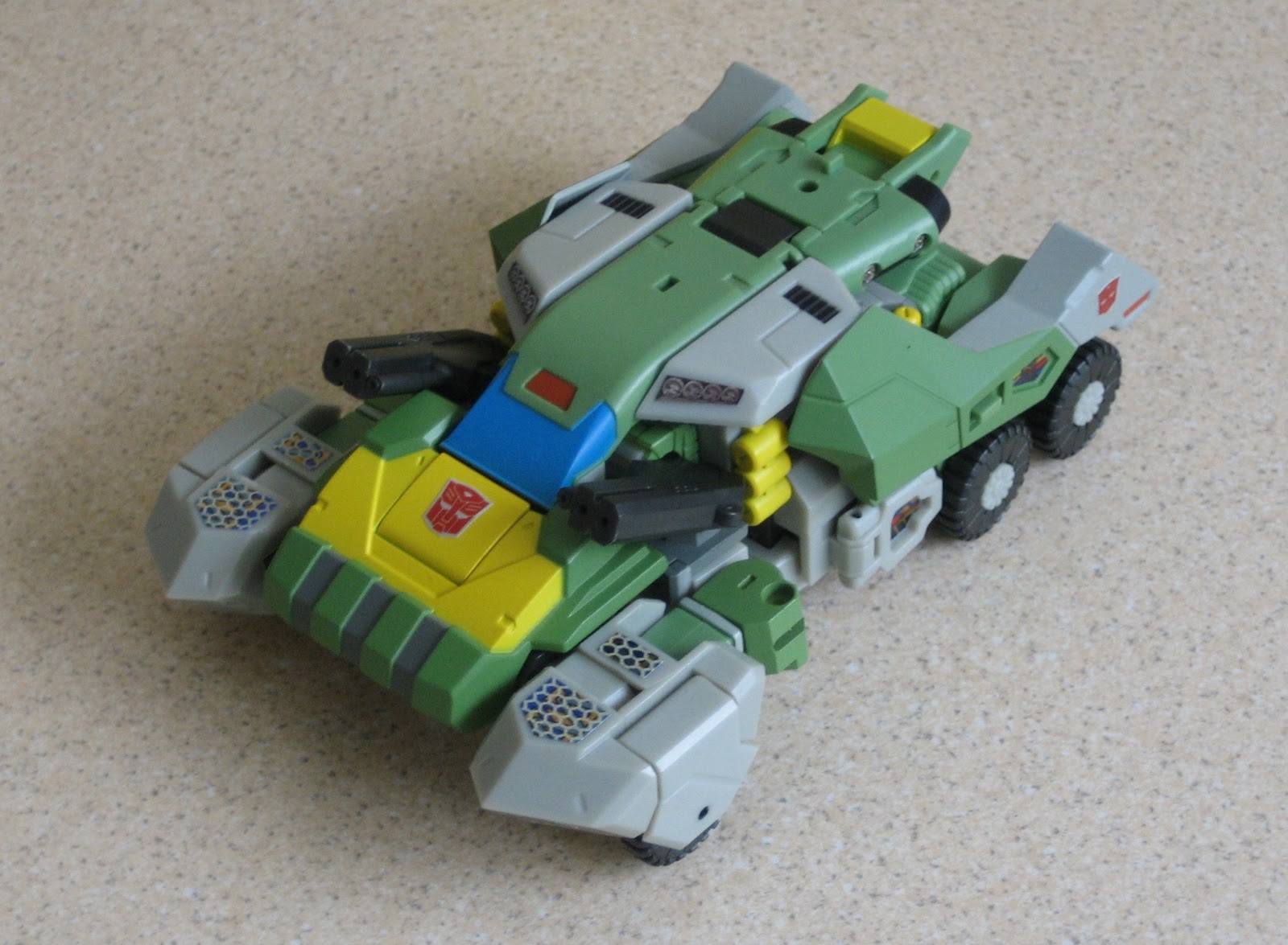 When Toys Rule The World: Review: Warbot Defender