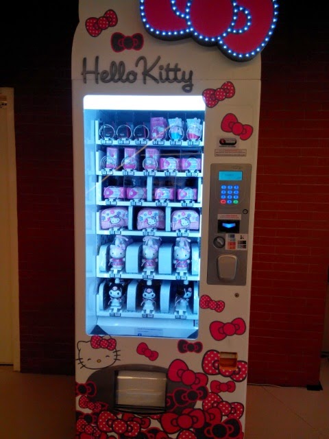 www.mieranadhirah.com: Hello Kitty vending machine....