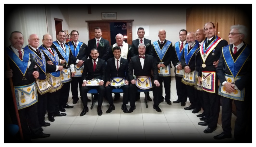 BLOG DOS MAÇONS ANTIGOS LIVRES E ACEITOS :.: : É NA CÂMARA DO MEIO QUE ...