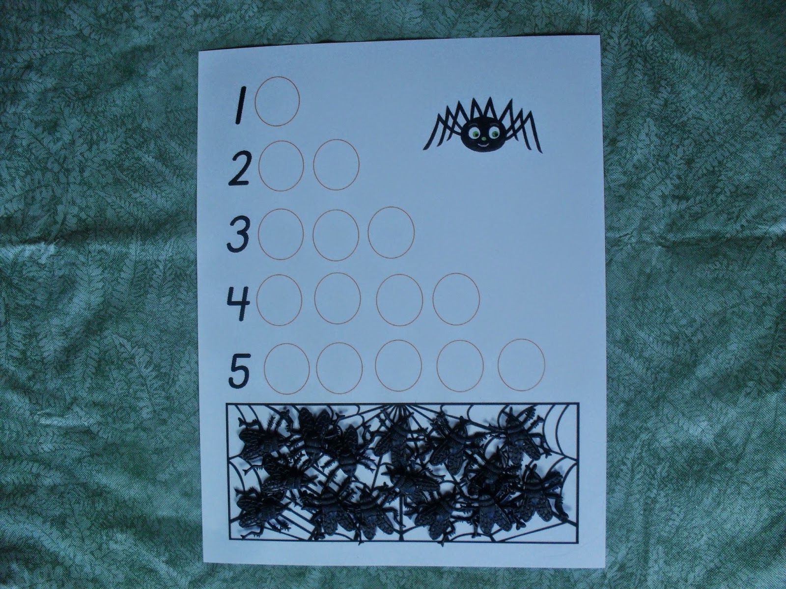 Halloween Counting Printable and Activity for one through five ~ Paper ...