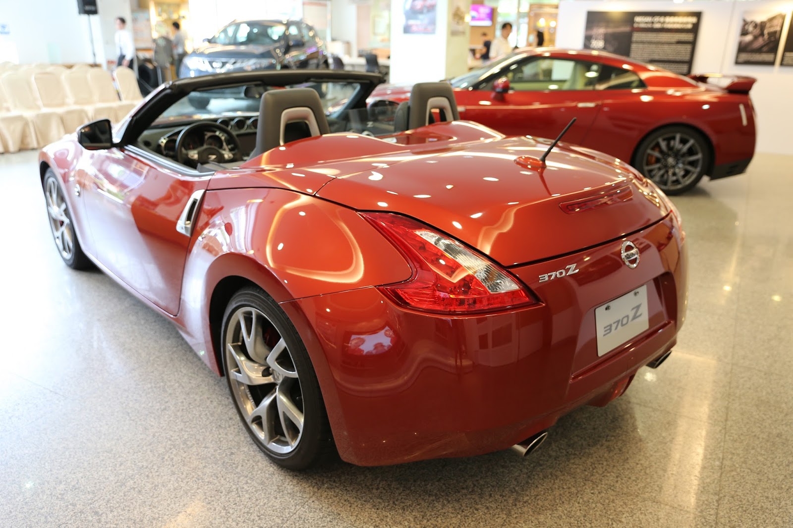 兜風歡樂時光: 參觀 NISSAN GTR & 370Z