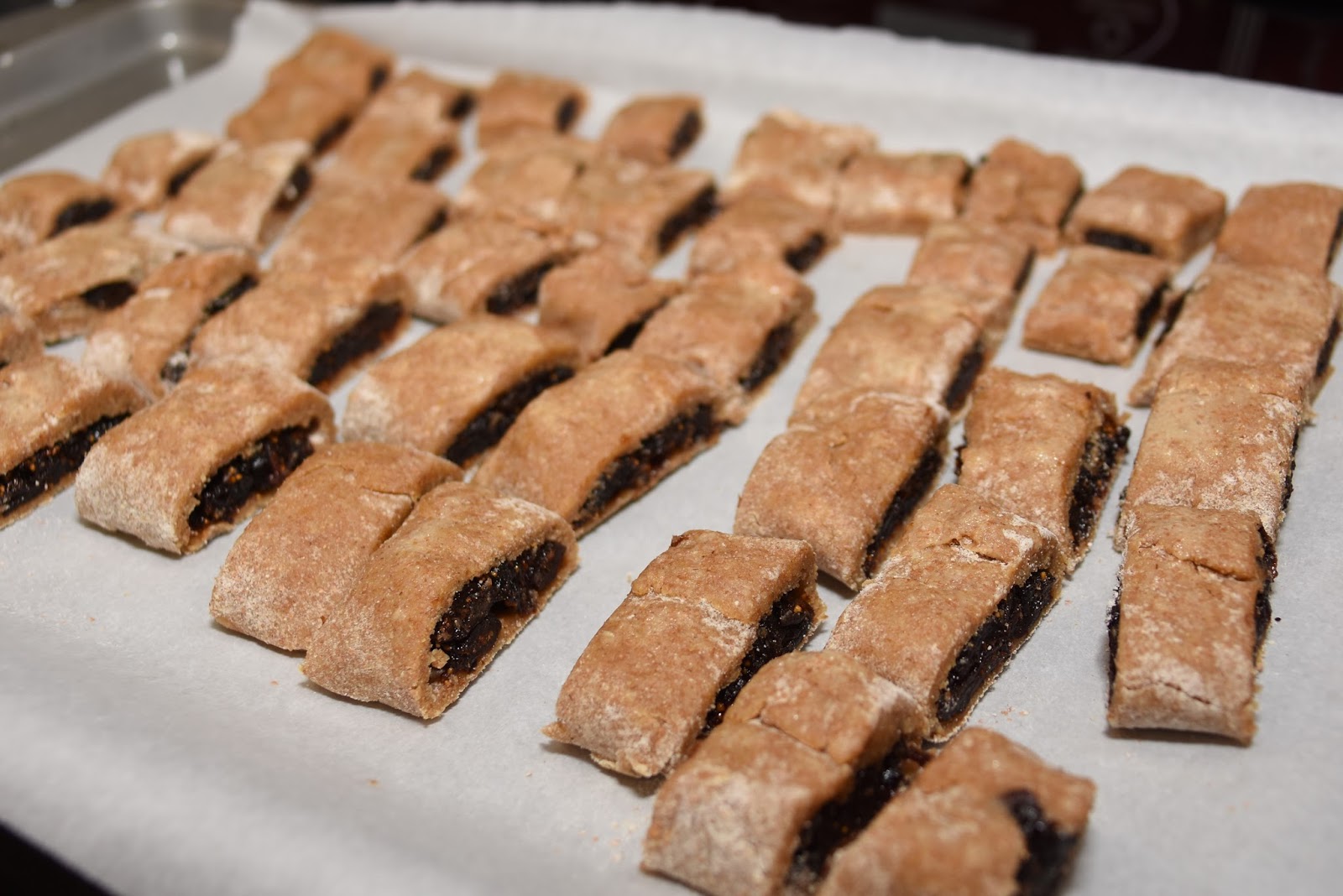 EmilyCanBake: Fig Rolls