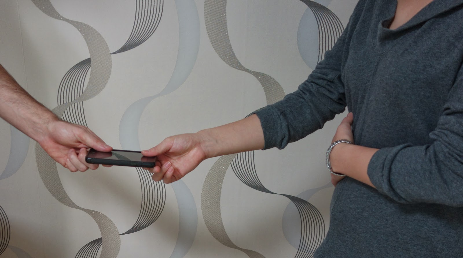 G'Day Korea: Hand Gestures and Using Two Hands in Korea