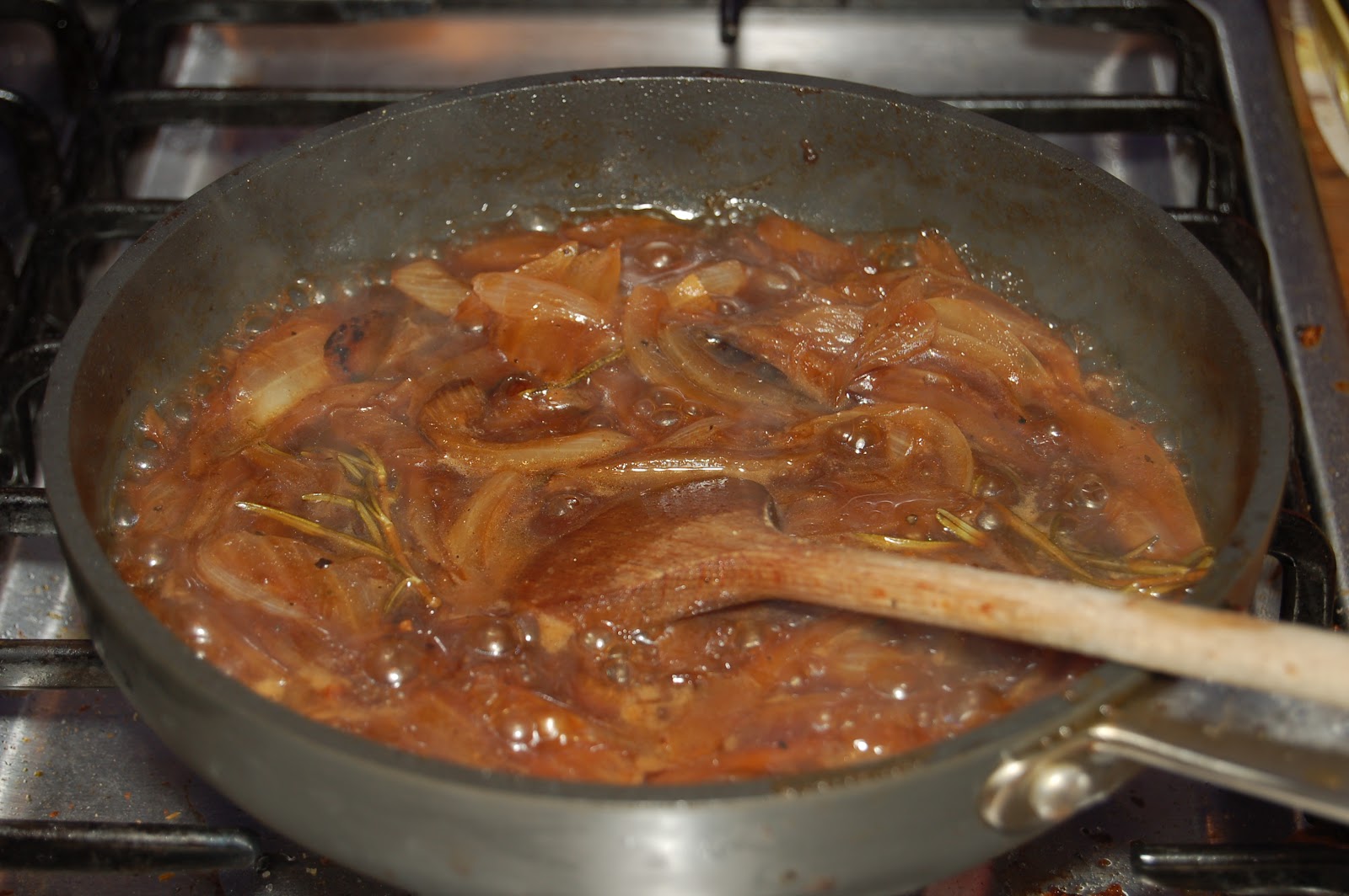 how to eat properly: Belgian Beer Onion Gravy