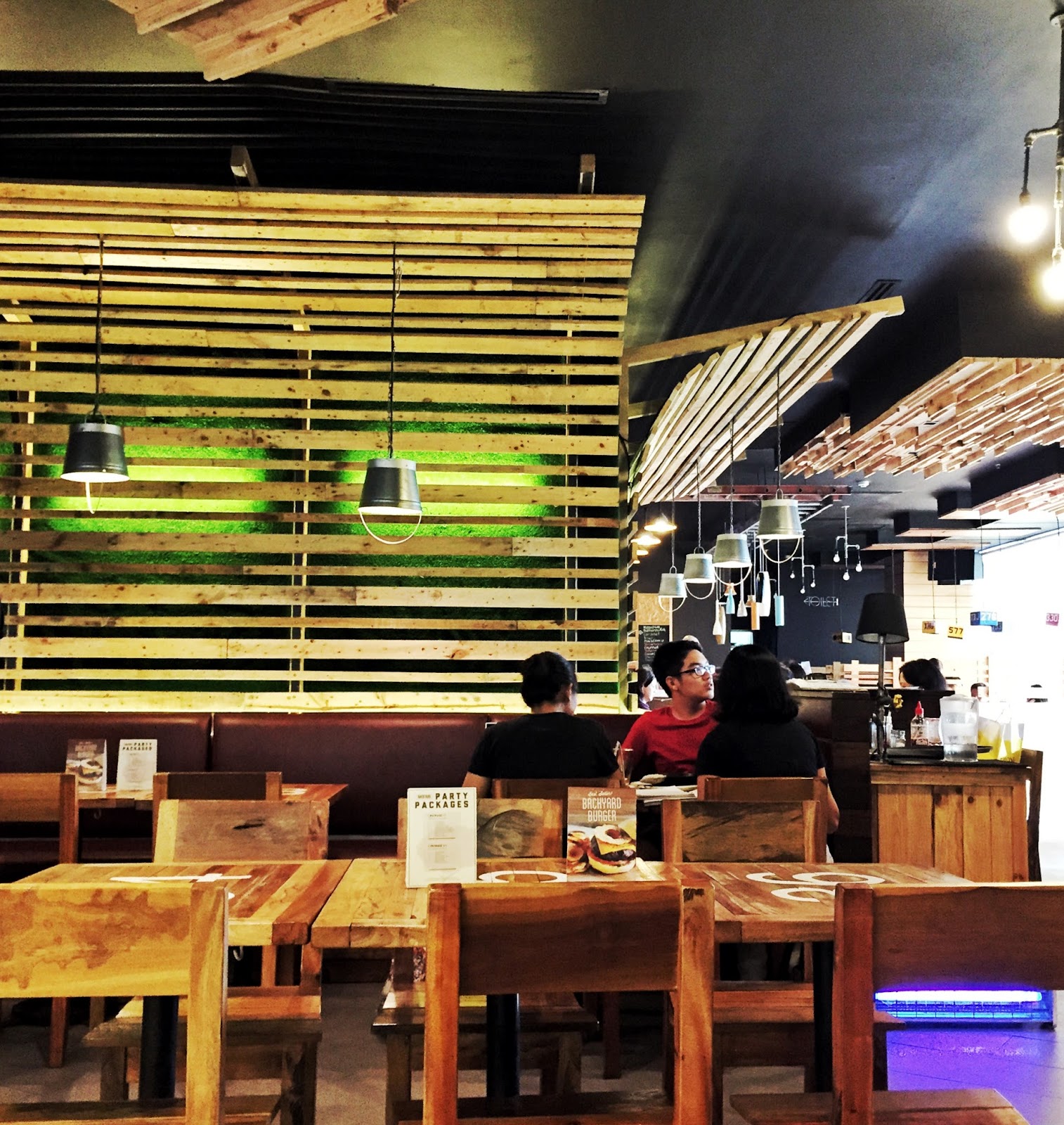 What Mary Loves: Love at First Gulp: Backyard Kitchen + Brew's Butterbeer