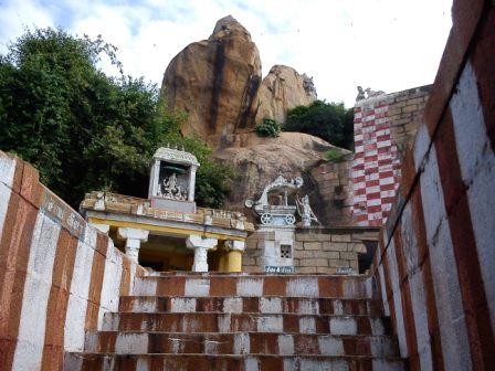 Tamilnadu Tourism: Kodunkundranathar Temple, Piranmalai, Sivaganga