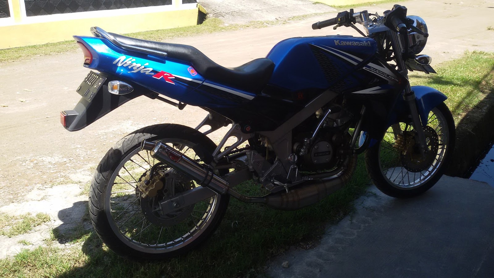 ninja r : mofikasi ninja r biru