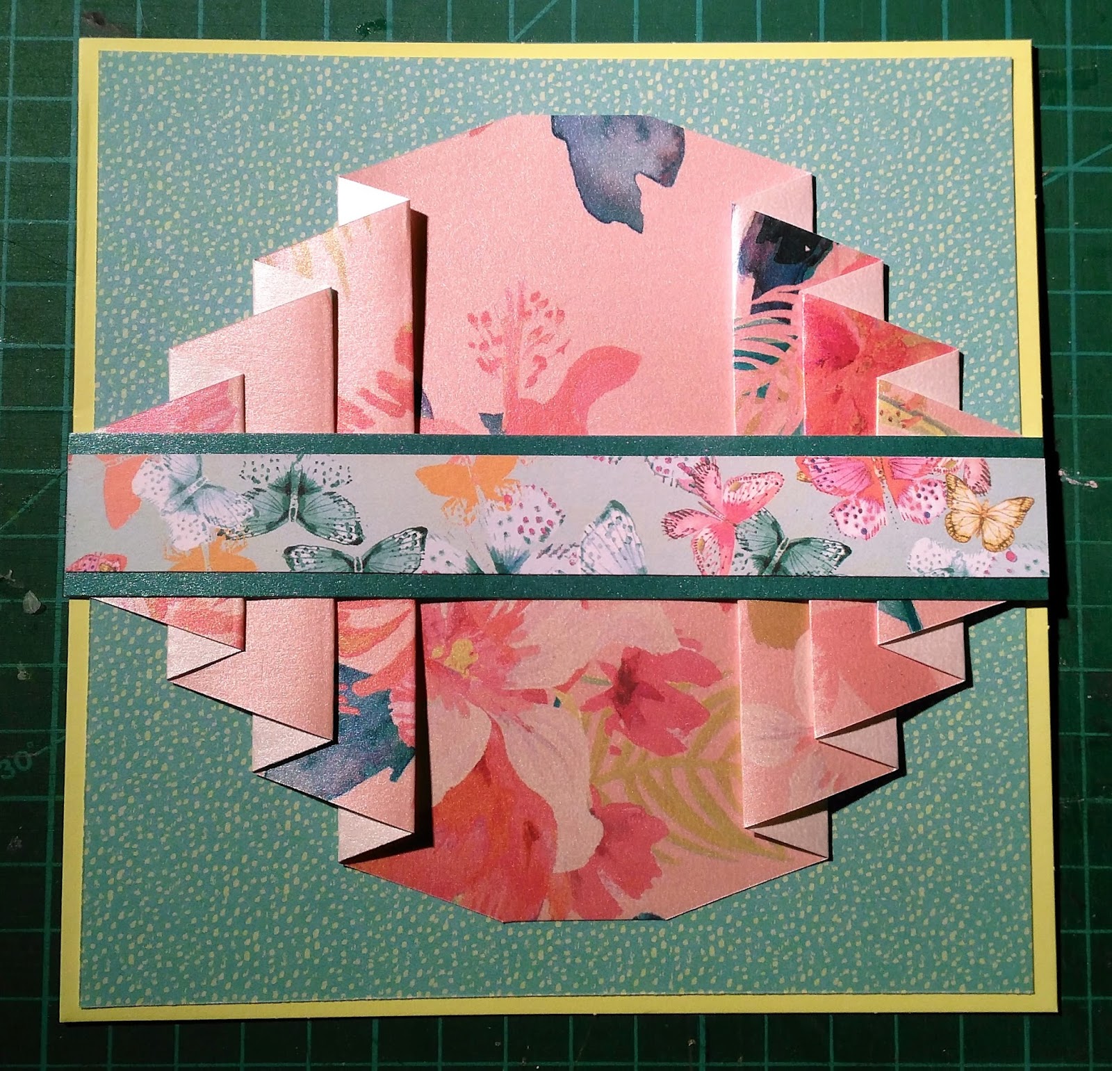 IcedImages: Pleated Christmas Card