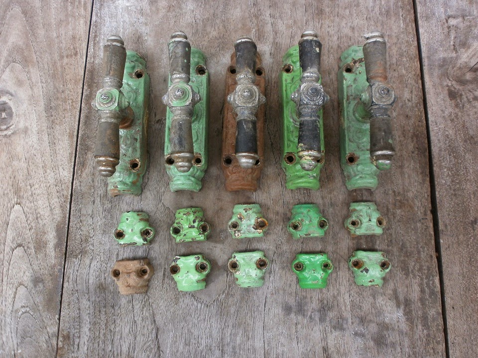 Antikpisan: 5 Buah Spanyolet Antik Full Ukir Motif Art Nouveau