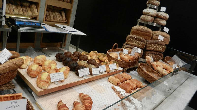 Kuweight 64: BREAD SECTION AT DEAN AND DELUCA