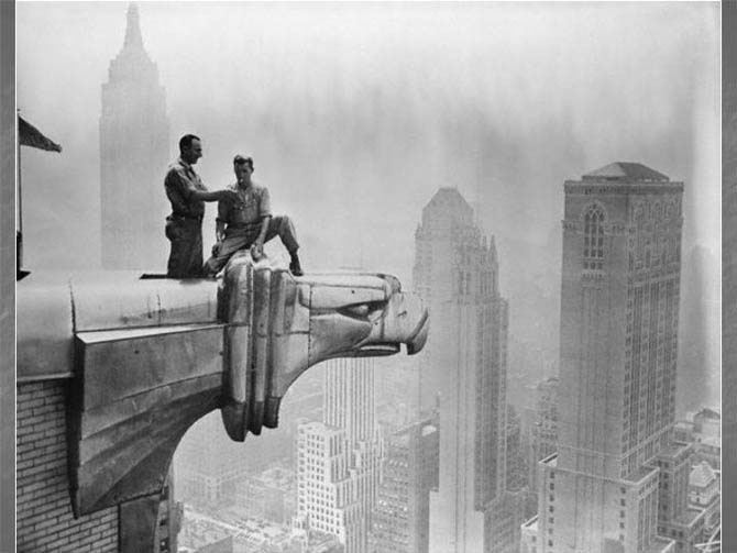 LOS TRABAJADORES DEL ROCKEFELLER CENTER ~ De Todo Un Chingo