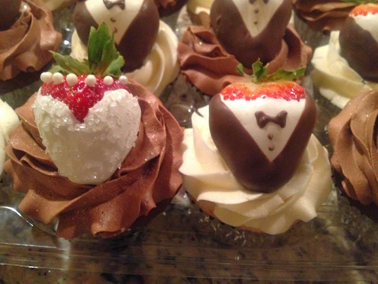 Cake Geniuses: Chocolate Covered Strawberry Wedding Party
