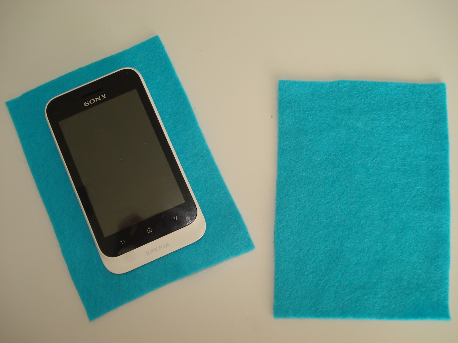 cupcake cutie: 'Felt iPhone case' (or 'does your husband laugh at your ...