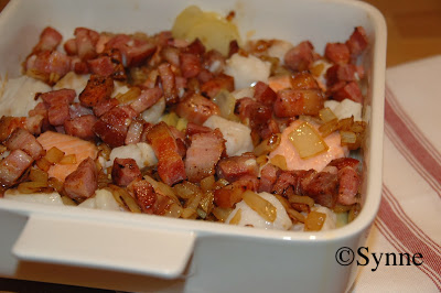 ganske enkelt: Fisk i form med løk og bacon