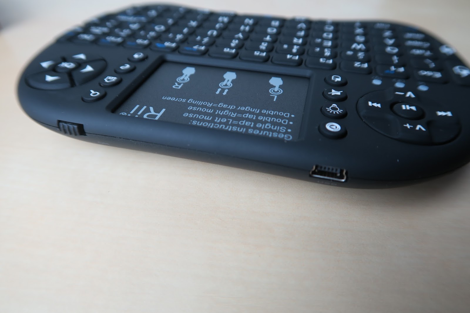 A Minha Casa Digital: Análise: Teclado Riitek Rii i8+ com Layout PT