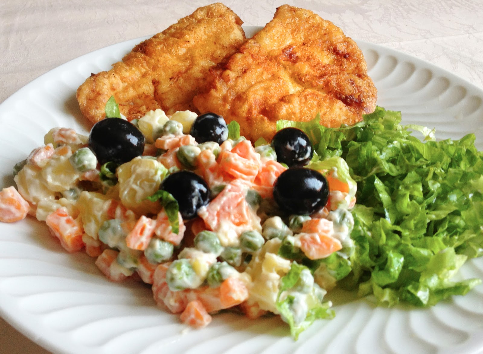 Comida com Graça: Filetes de Pescada com Salada Russa