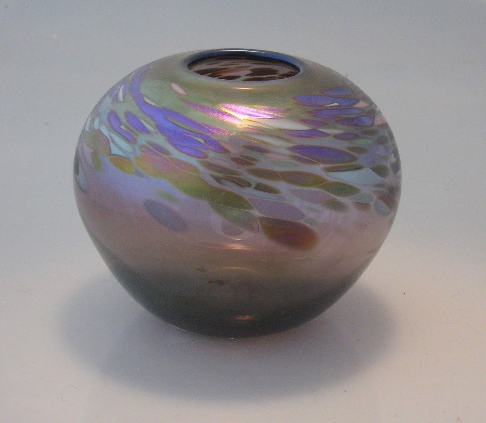 New Zealand Glass: Inglewood Cards Provide Great Provenance