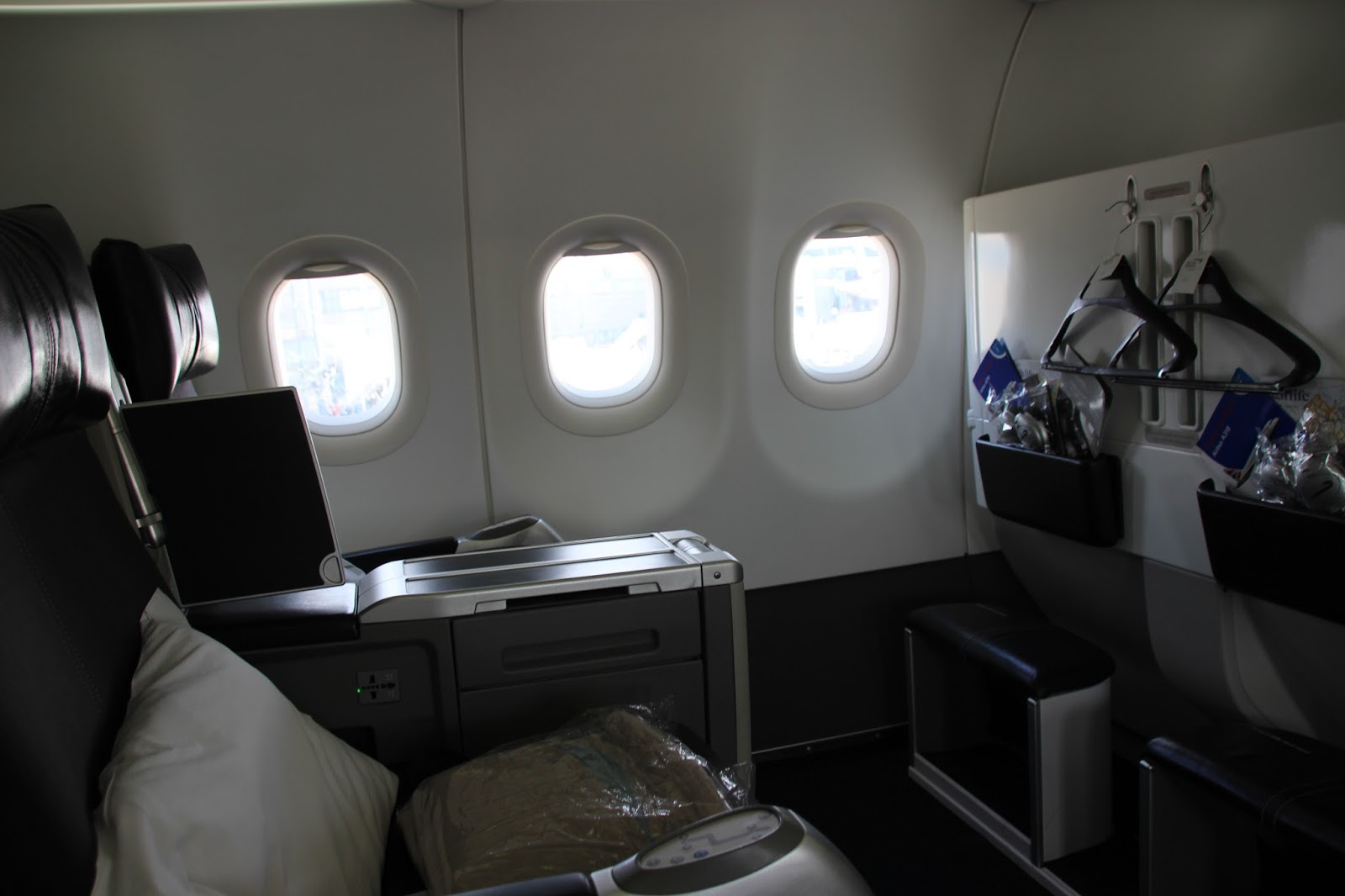 Baby Jet across the pond! British Airbus 318! - Premium Cabin Deals