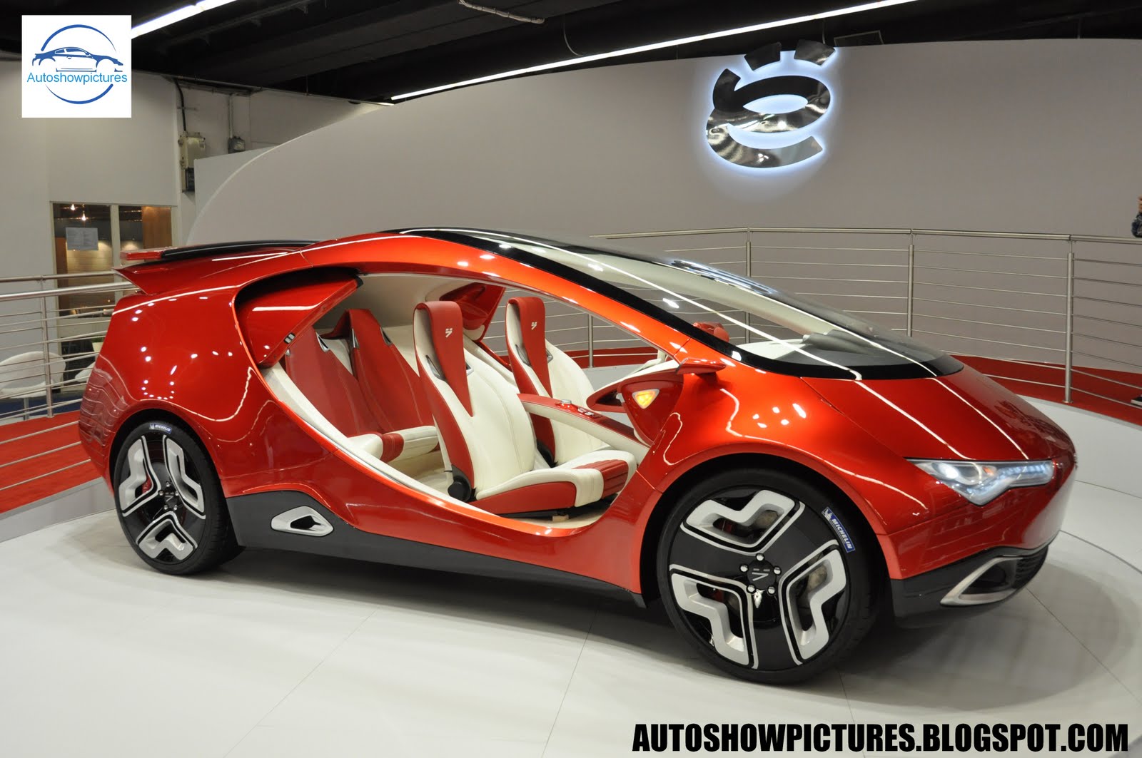 AUTOSHOWPICTURES: E-CAR (WORLD PREMIERE 2012)