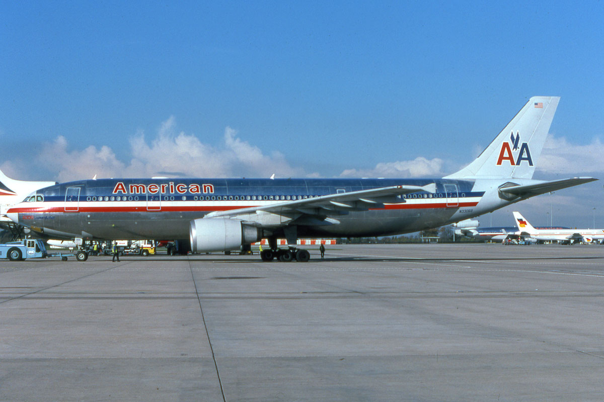 PlaneSpotters Slide-Collections: American A300 N33069