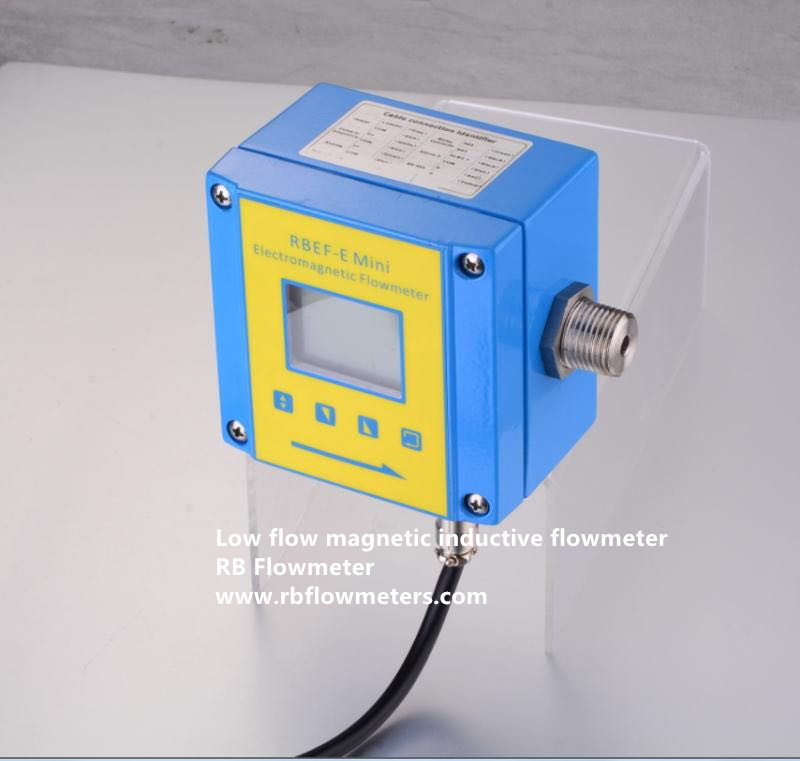 Mini flow Magnetic-inductive flow meter with batching and temperature ...