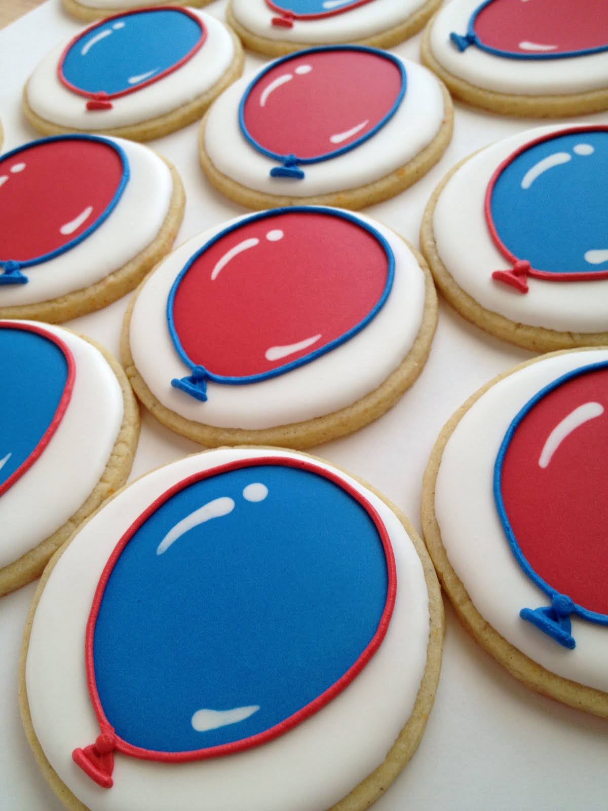 SweetAmbs: Balloon Cookies