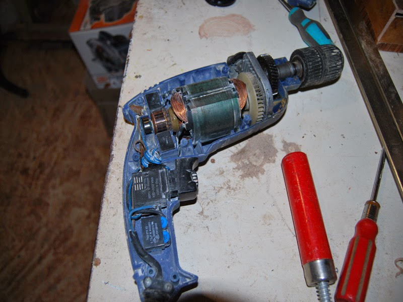 Esta Casa Es Una Ruina: Reparacion de taladro.