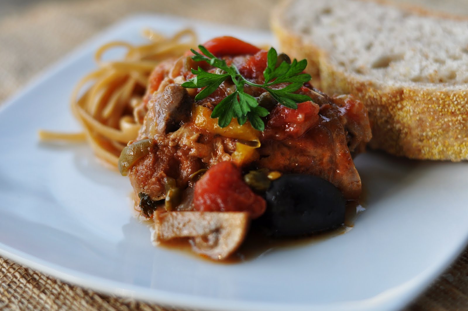 DeliciousEurope: Italian Hunter's Chicken (Pollo Alla Cacciatora)