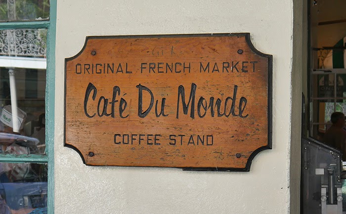Food Hunter's Guide to Cuisine: What Makes Cafe du Monde Beignets So ...