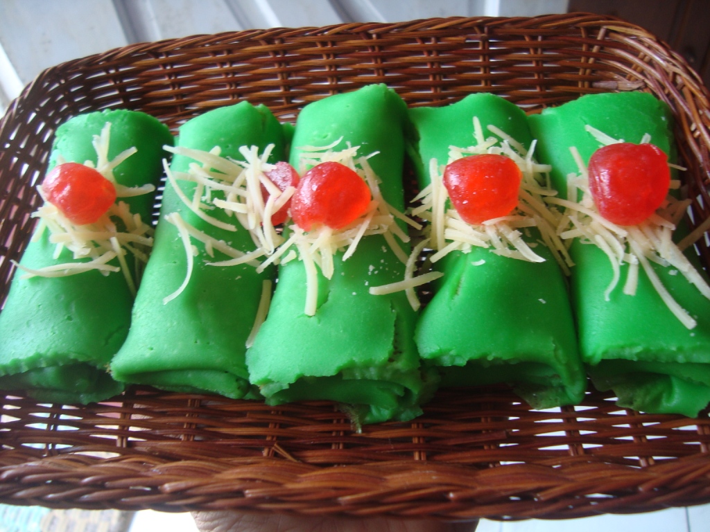 Dapur Khatulistiwa: DADAR GULUNG