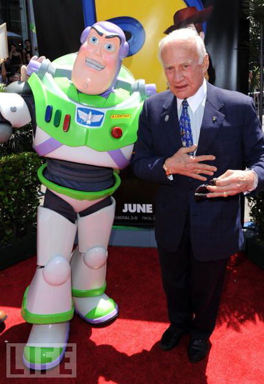 365 Excuses to Visit Walt Disney World: January 20, 2013: Buzz, Buzz ...