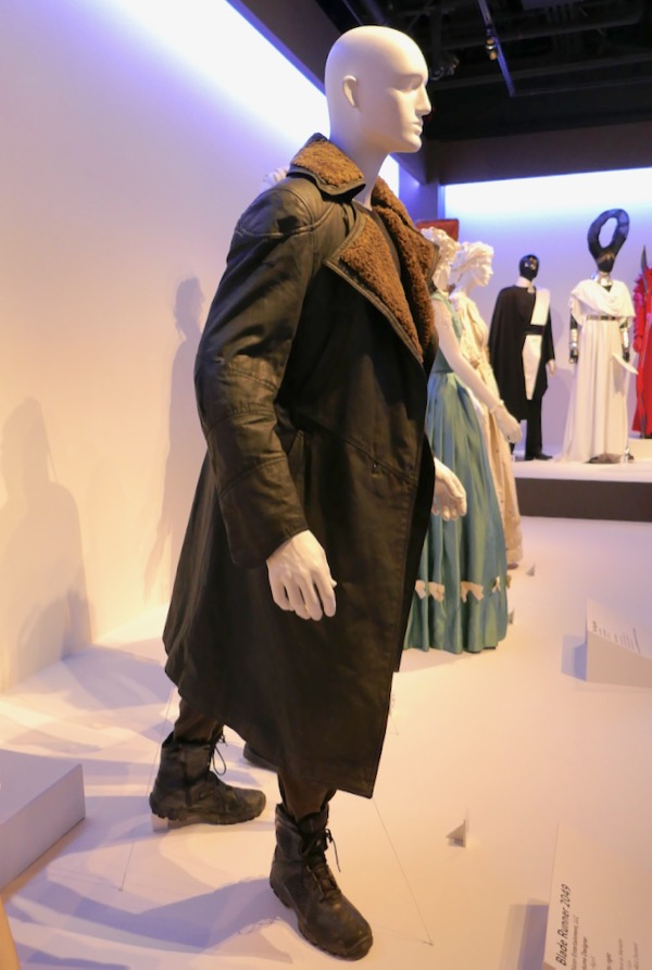 Hollywood Movie Costumes and Props: Blade Runner 2049 film costumes on ...
