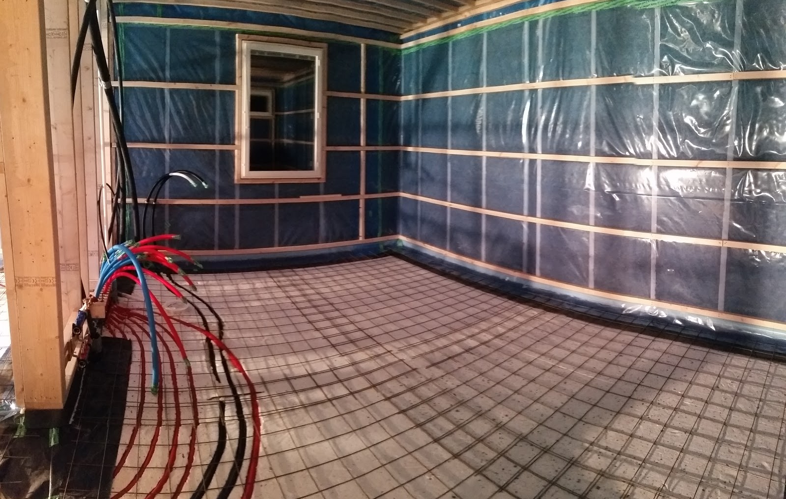 Toiveiden tynnyri: Kaikki raudoitusverkot lattiassa